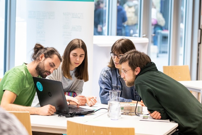 Von Holz bis Bau, von Bachelor bis Doktorat
