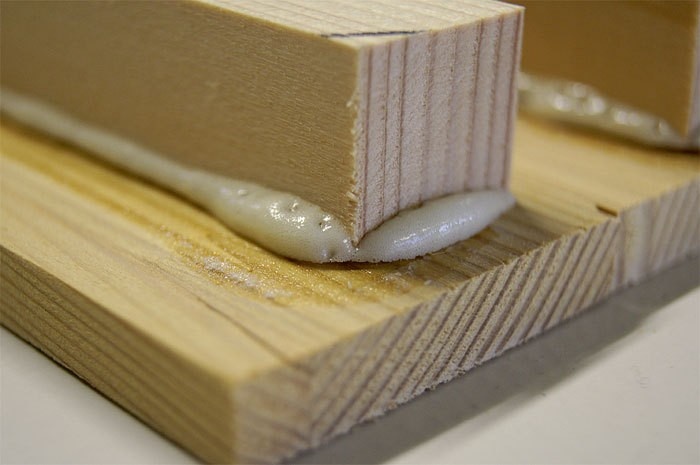 1-K-PUR-Leim vom Händler